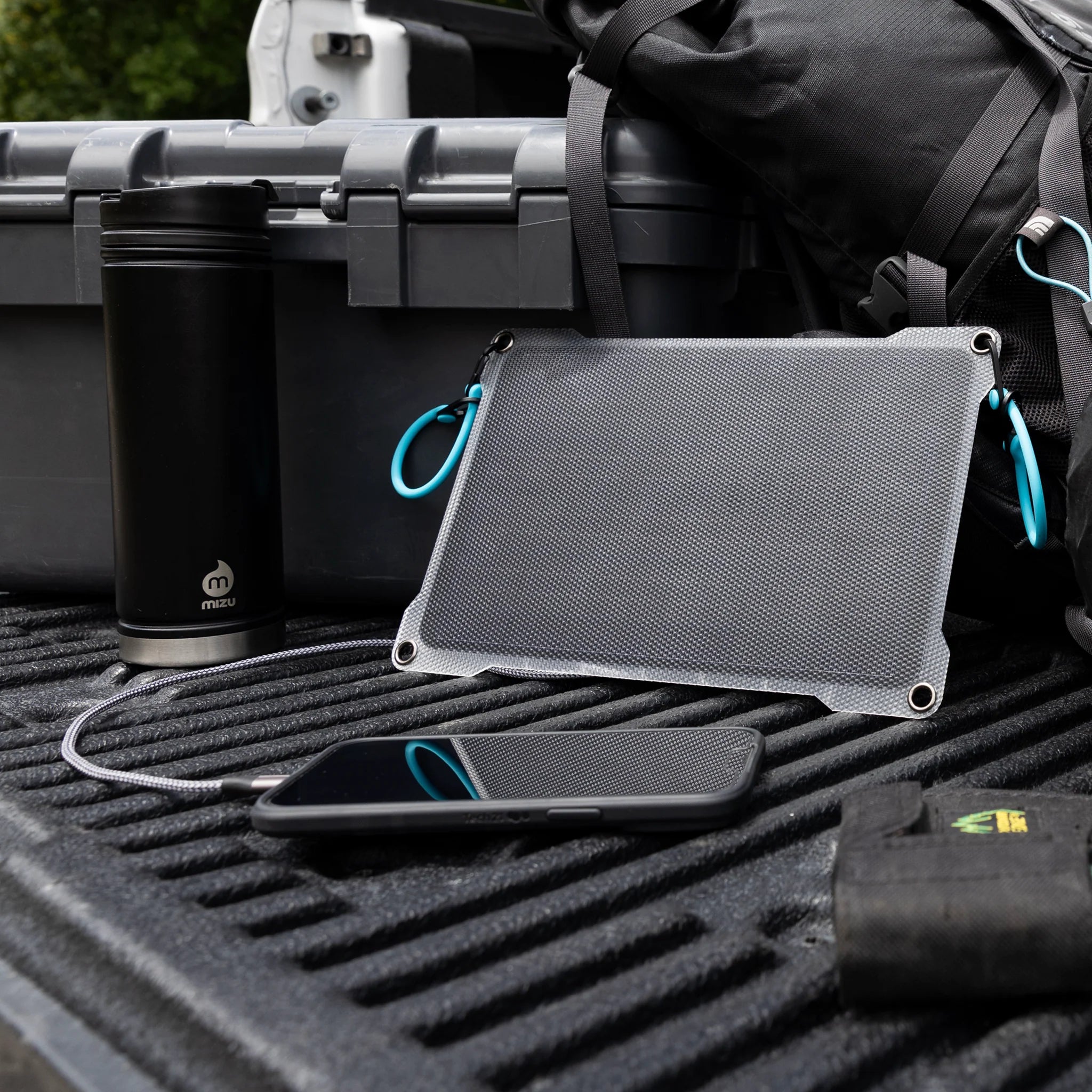 Approach Solar Chargers | Paleblue Europe